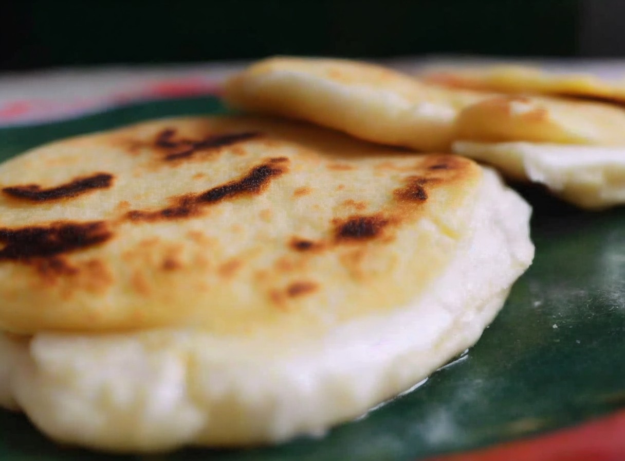 Deliciosas arepas con queso: ¡Receta casera llena de sabor!